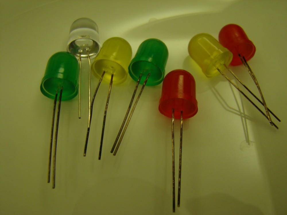 Leds clignotantes en 12 Volts DC pour voitures etc - Code EL 069